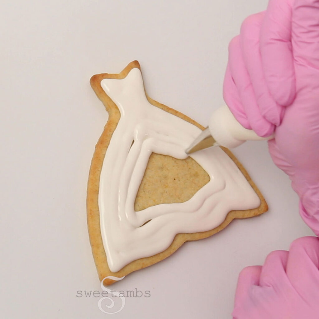 Wedding Cookies | Stenciling With Royal Icing - SweetAmbs